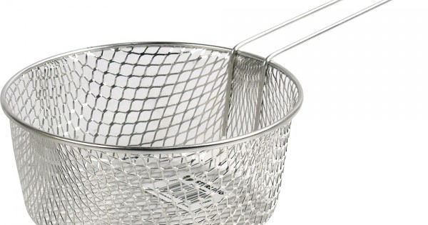 Round Chip Basket 7" With Long Handle | Visit Cash and Carry